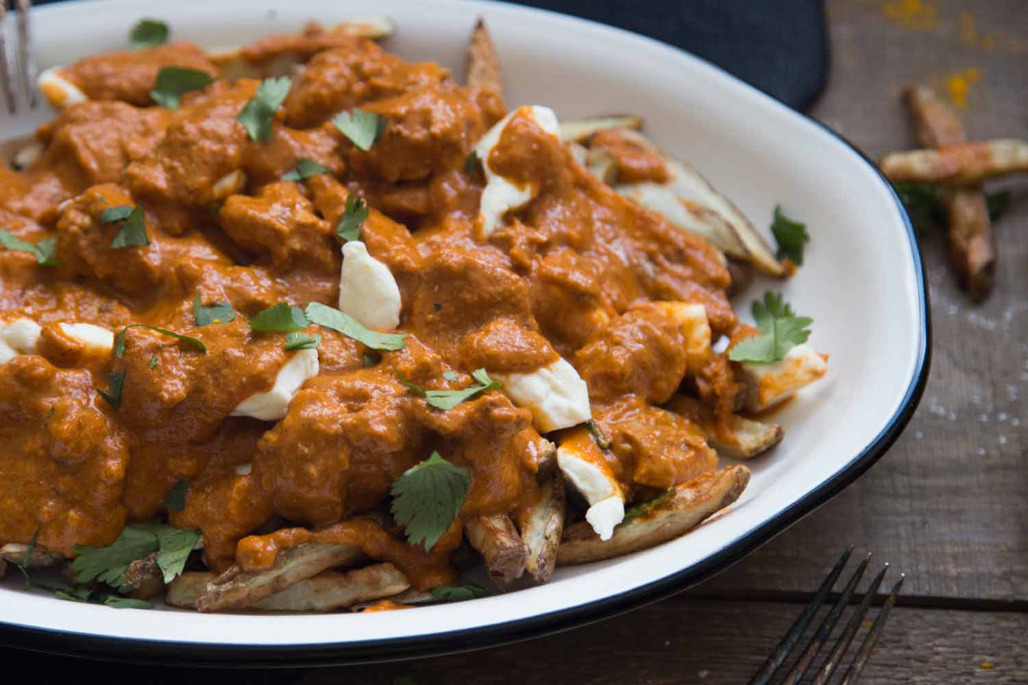 Poutine au poulet au beurre » Cinq Fourchettes