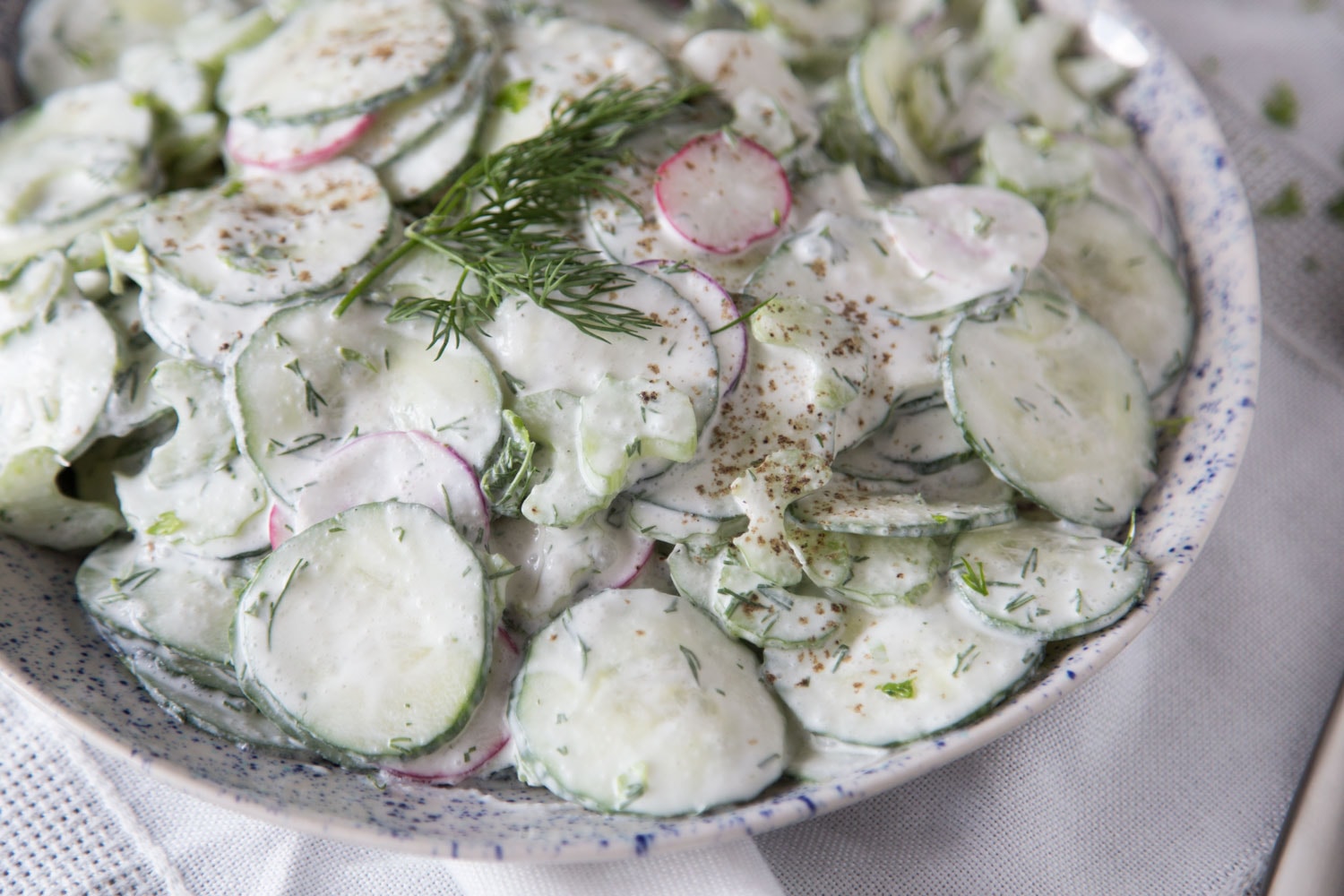 Salade de concombre à la crème » Cinq Fourchettes
